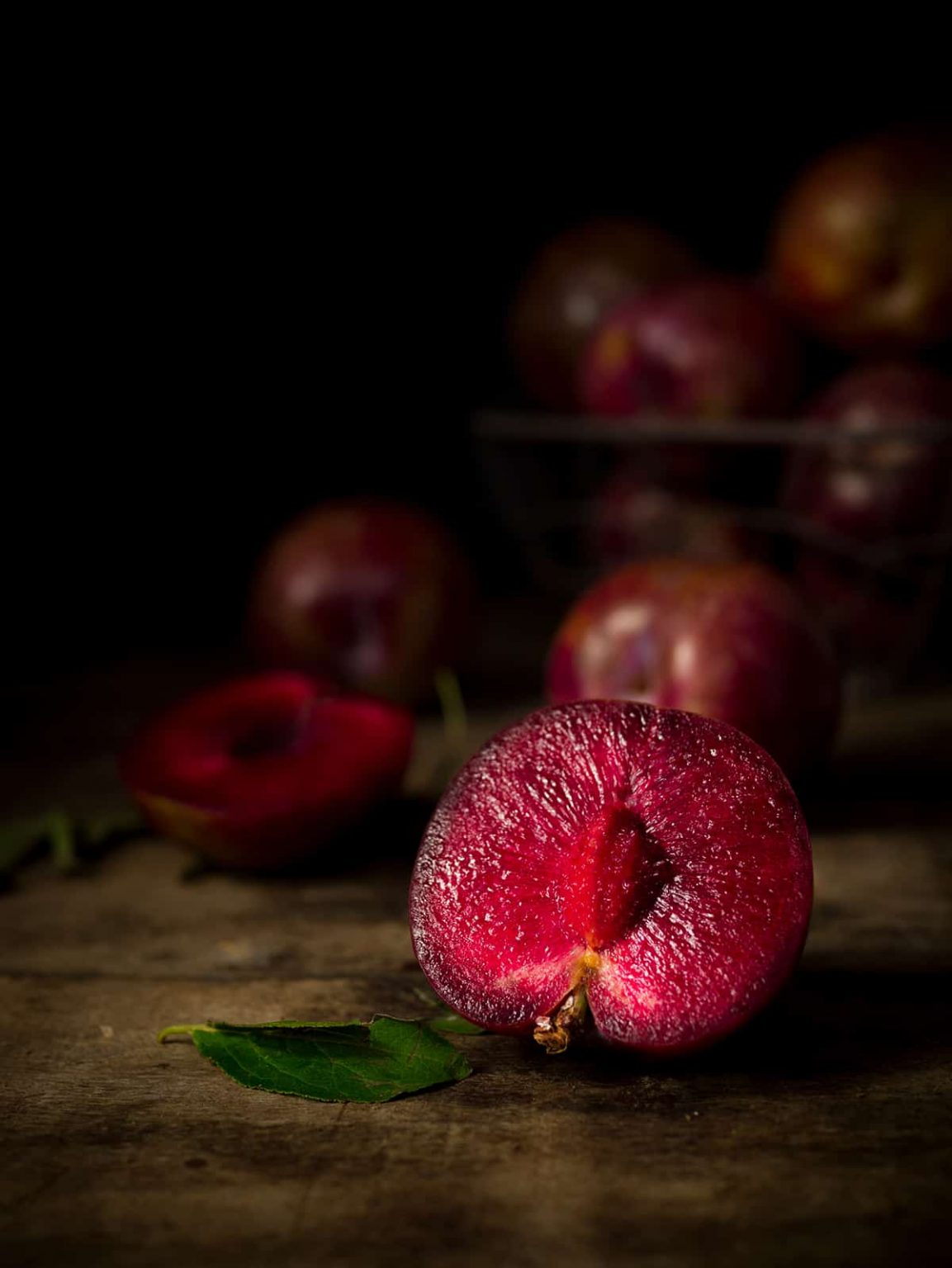 5 Plums that Are Red Inside - Plantglossary