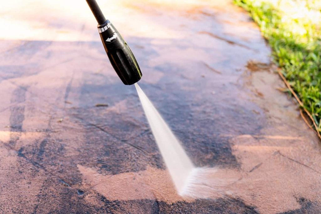9 Effective Ways to Use Vinegar in The Garden - Plantglossary